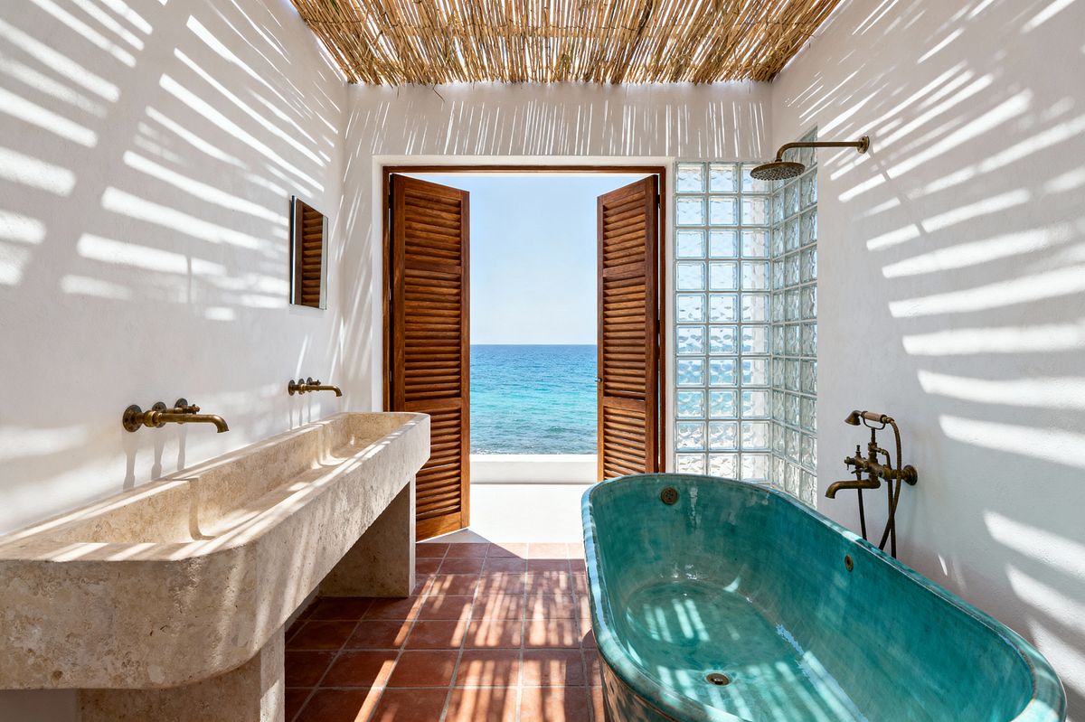 Room AI – Open-Air Coastal Bath with Turquoise Tub - Interior Design